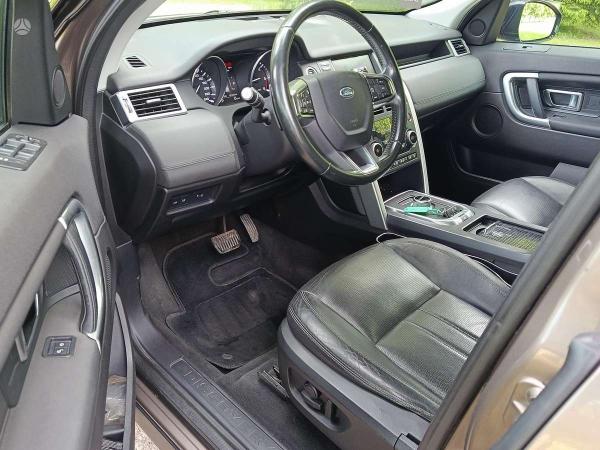 Brūns Land Rover Discovery Sport 2015 Šauļi, ar dzinēja tilpumu 2.18 L un nobraukumu 191 tūkst. km par 12750 €, foto 9 vietnē AUTOMOTO.COM.LV