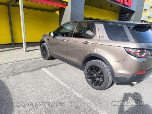 Brūns Land Rover Discovery Sport 2016 Tallina, ar dzinēja tilpumu 2.00 L un nobraukumu 203 tūkst. km par 11900 €, foto 3 vietnē AUTOMOTO.COM.LV