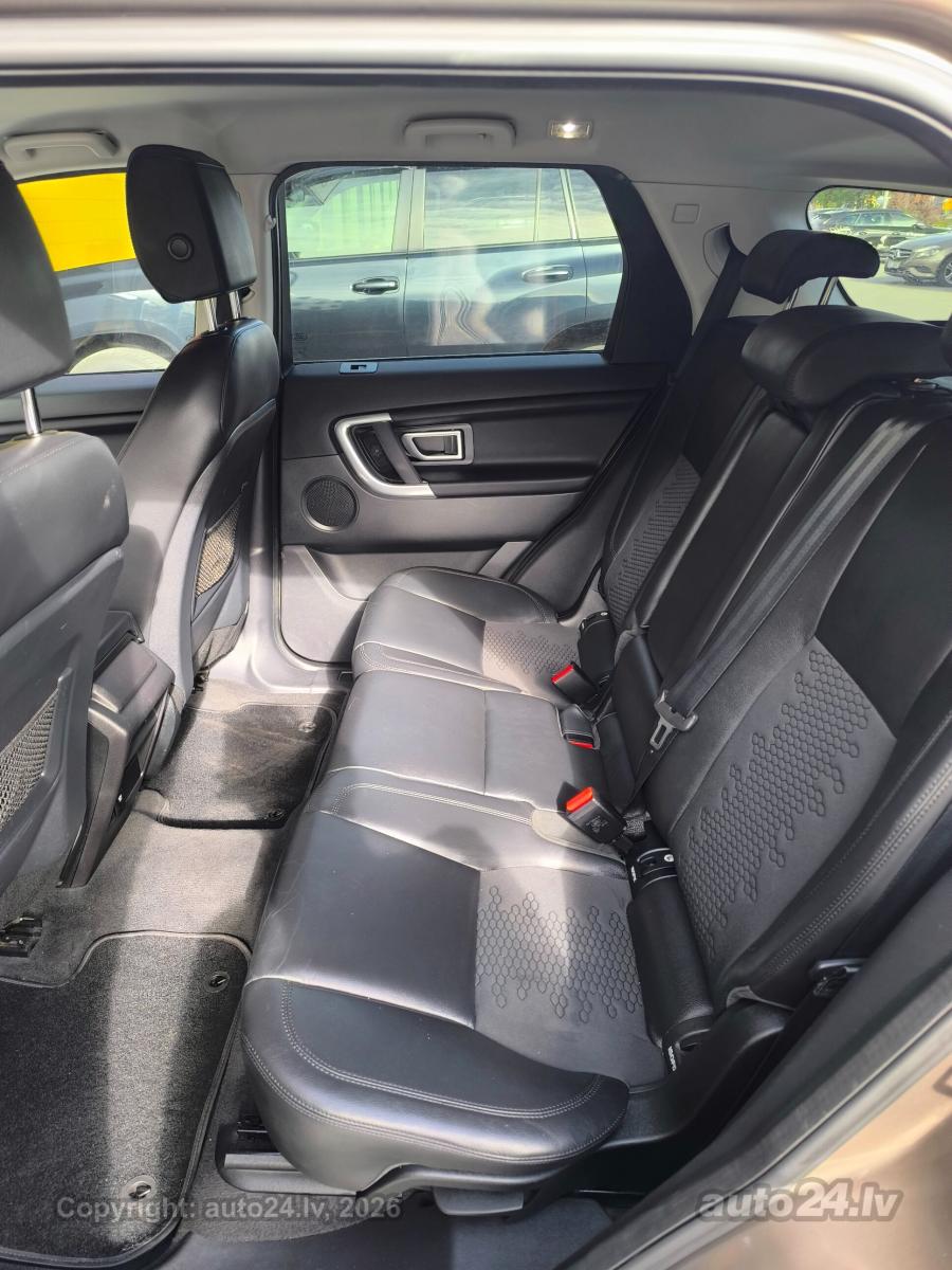 Brūns Land Rover Discovery Sport 2016 Tallina, ar dzinēja tilpumu 2.00 L un nobraukumu 203 tūkst. km par 11900 €, foto 16 vietnē AUTOMOTO.COM.LV