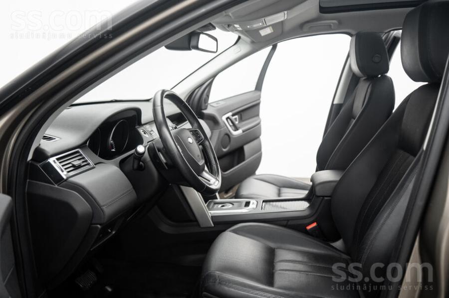 Brown Land Rover Discovery Sport 2016 in Tallinn, with an engine capacity of 2.00 L and mileage of 154 thousand km for 12899 €, photo 8 on AUTOMOTO.COM.LV