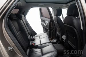 Brown Land Rover Discovery Sport 2016 in Tallinn, with an engine capacity of 2.00 L and mileage of 154 thousand km for 12899 €, photo 10 on AUTOMOTO.COM.LV