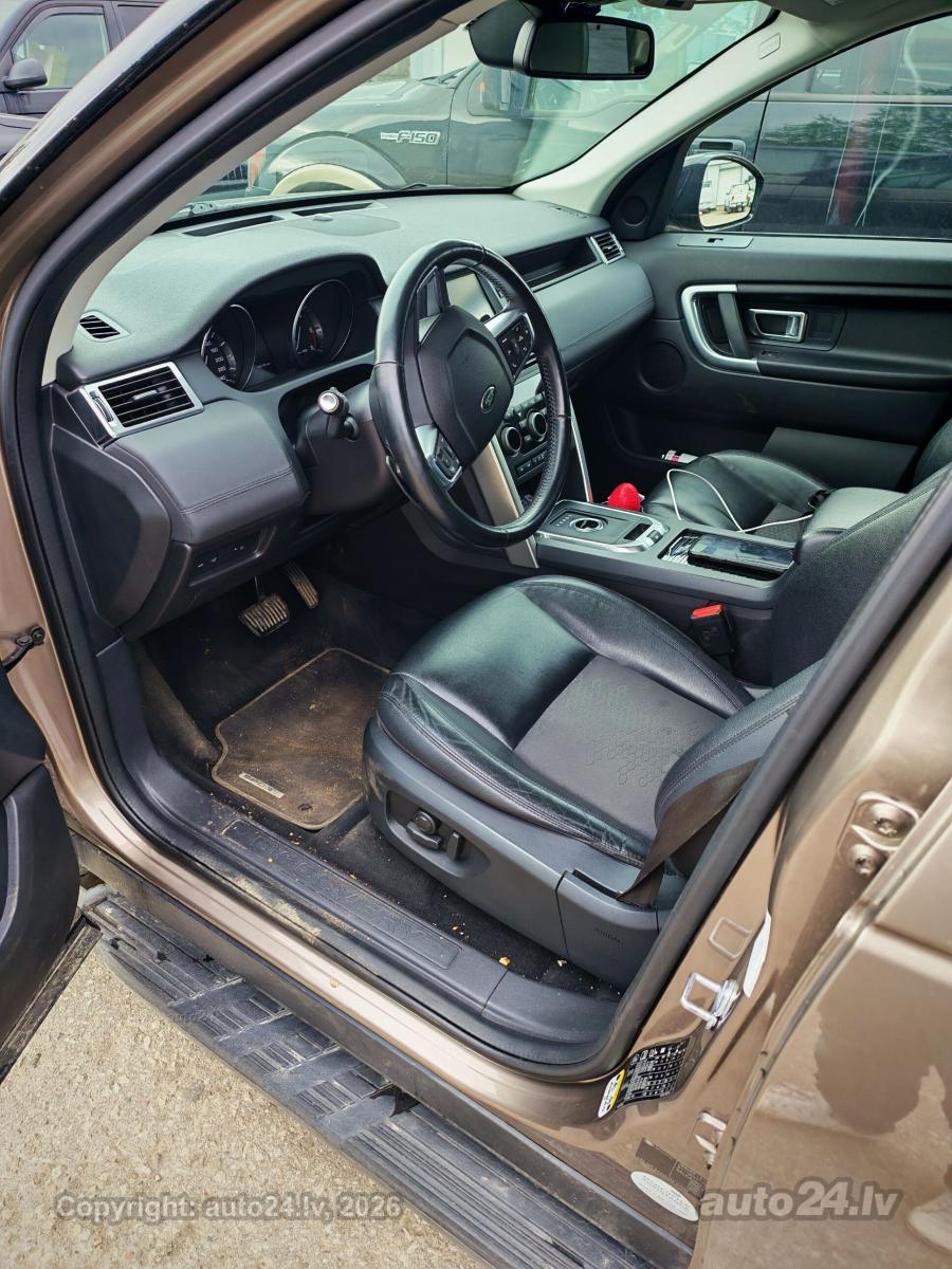 Brūns Land Rover Discovery Sport 2016 Tallina, ar dzinēja tilpumu 2.00 L un nobraukumu 148 tūkst. km par 13800 €, foto 6 vietnē AUTOMOTO.COM.LV
