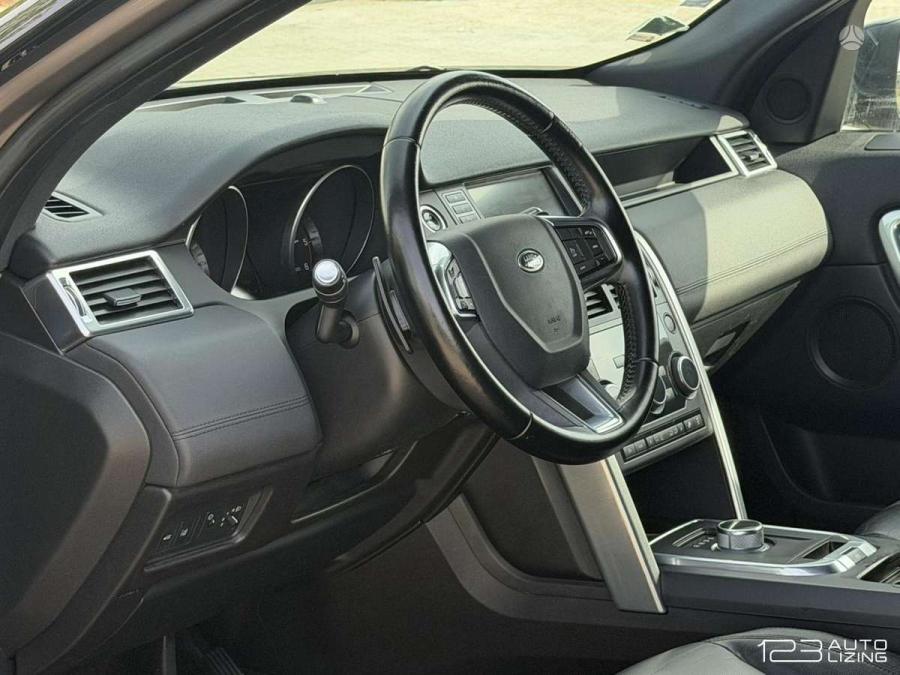 Brown Land Rover Discovery Sport 2016 in Taurage, with an engine capacity of 2.00 L and mileage of 163 thousand km for 8900 €, photo 8 on AUTOMOTO.COM.LV