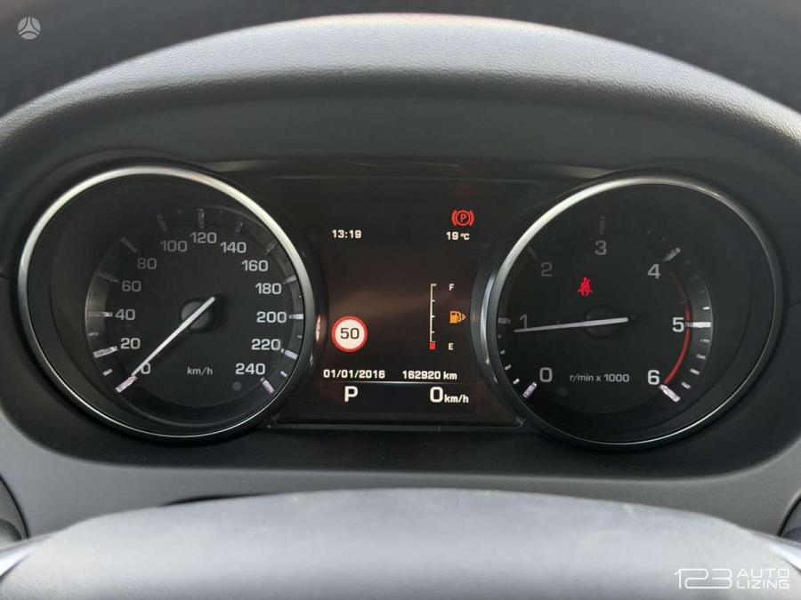 Brown Land Rover Discovery Sport 2016 in Taurage, with an engine capacity of 2.00 L and mileage of 163 thousand km for 8900 €, photo 14 on AUTOMOTO.COM.LV