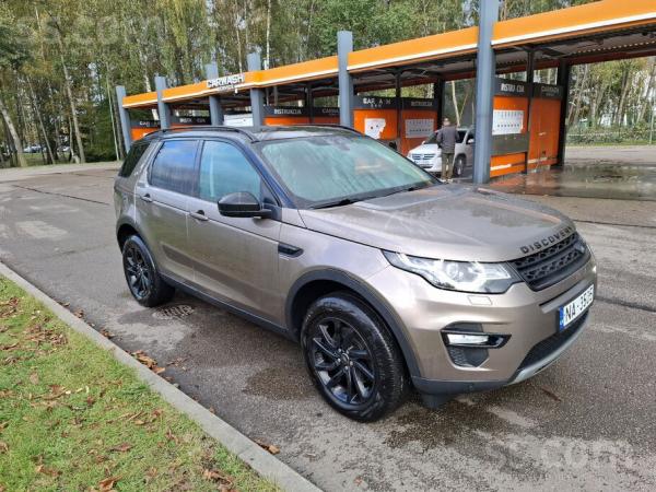 Brown Land Rover Discovery Sport 2016 in Riga, with an engine capacity of 2.00 L and mileage of 217 thousand km for 7800 €, photo 1 on AUTOMOTO.COM.LV