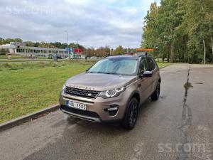 Brown Land Rover Discovery Sport 2016 in Riga, with an engine capacity of 2.00 L and mileage of 217 thousand km for 7800 €, photo 4 on AUTOMOTO.COM.LV