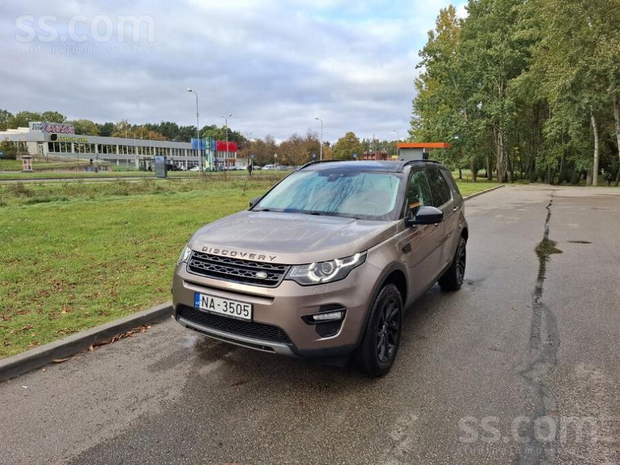 Brown Land Rover Discovery Sport 2016 in Riga, with an engine capacity of 2.00 L and mileage of 217 thousand km for 7800 €, photo 4 on AUTOMOTO.COM.LV