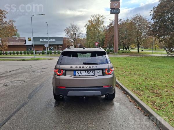Brown Land Rover Discovery Sport 2016 in Riga, with an engine capacity of 2.00 L and mileage of 217 thousand km for 7800 €, photo 5 on AUTOMOTO.COM.LV