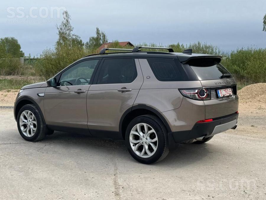 Brown Land Rover Discovery Sport 2017 in Riga, with an engine capacity of 2.00 L and mileage of 0 thousand km for 11890 €, photo 4 on AUTOMOTO.COM.LV