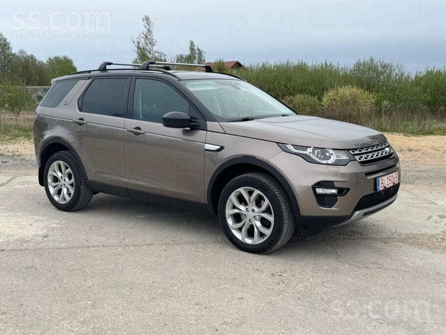 Brown Land Rover Discovery Sport 2017 in Riga, with an engine capacity of 2.00 L and mileage of 0 thousand km for 11890 €, photo 8 on AUTOMOTO.COM.LV