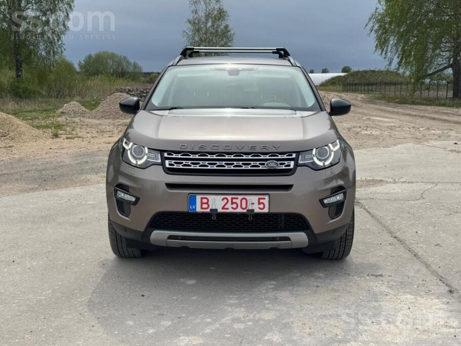 Brown Land Rover Discovery Sport 2017 in Riga, with an engine capacity of 2.00 L and mileage of 0 thousand km for 11890 €, photo 9 on AUTOMOTO.COM.LV