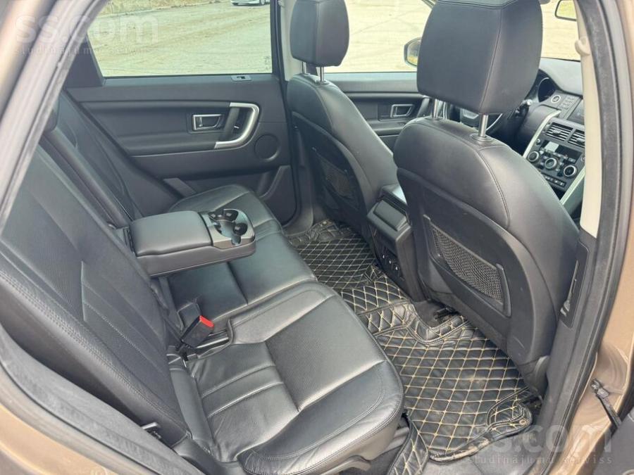 Brown Land Rover Discovery Sport 2017 in Riga, with an engine capacity of 2.00 L and mileage of 0 thousand km for 11890 €, photo 30 on AUTOMOTO.COM.LV