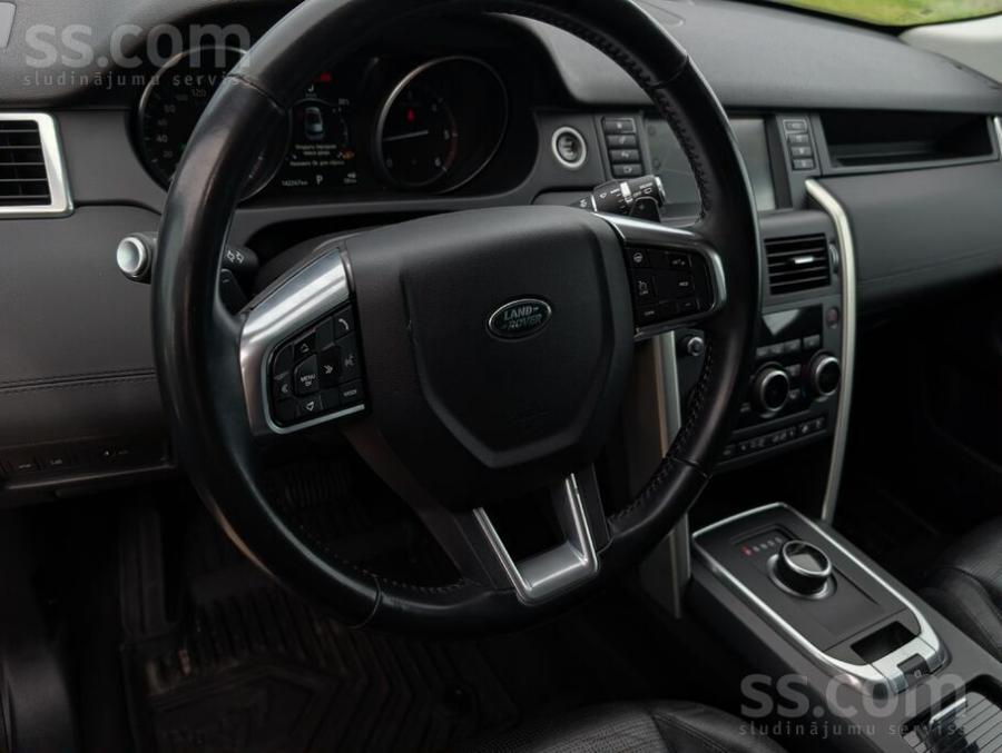 Brūns Land Rover Discovery Sport 2017 Rīga, ar dzinēja tilpumu 2.00 L un nobraukumu 142 tūkst. km par 11500 €, foto 22 vietnē AUTOMOTO.COM.LV