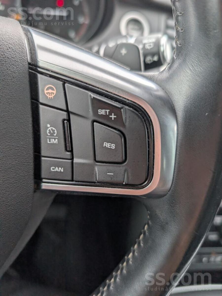 Brūns Land Rover Discovery Sport 2017 Rīga, ar dzinēja tilpumu 2.00 L un nobraukumu 142 tūkst. km par 11500 €, foto 31 vietnē AUTOMOTO.COM.LV