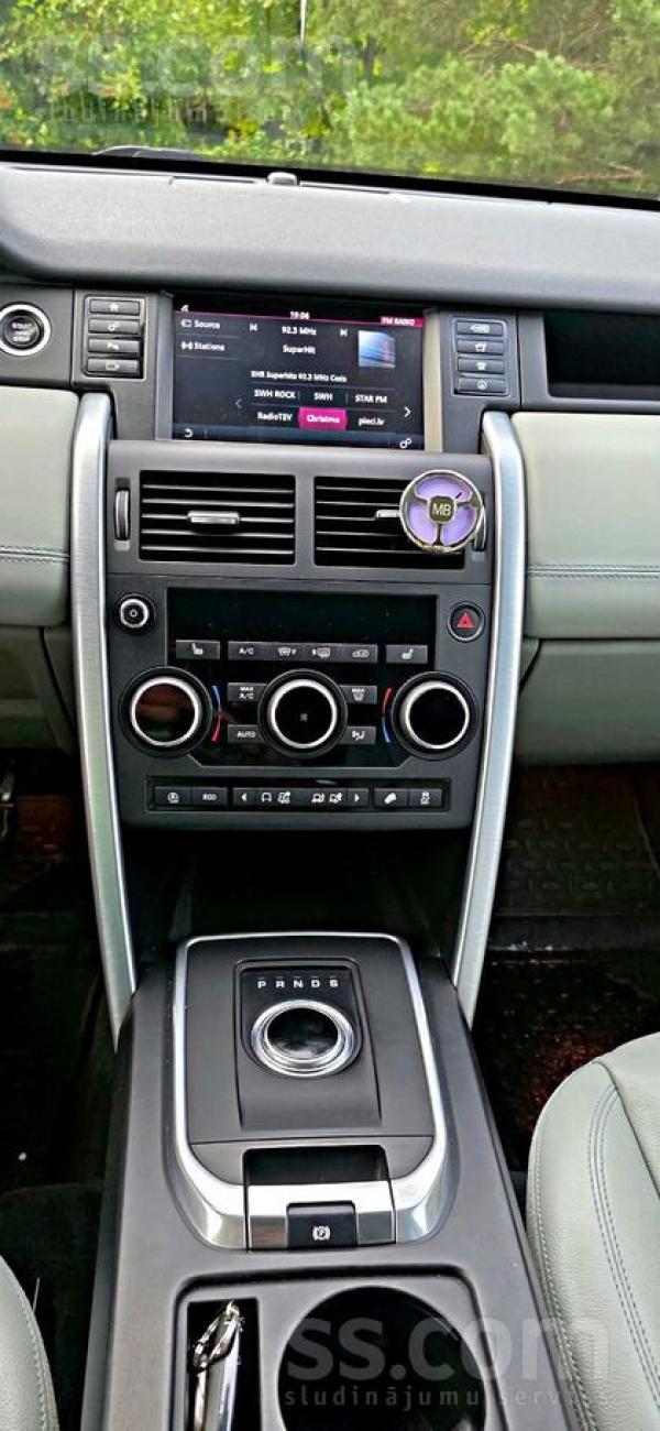 Land Rover Discovery Sport 2018 Cēsis, ar dzinēja tilpumu 2.00 L un nobraukumu 147 tūkst. km par 11900 €, foto 9 vietnē AUTOMOTO.COM.LV