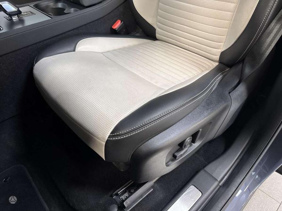 Land Rover Discovery Sport 2025 Viļņa, ar dzinēja tilpumu 2.00 L un nobraukumu 42 tūkst. km par 43000 €, foto 12 vietnē AUTOMOTO.COM.LV