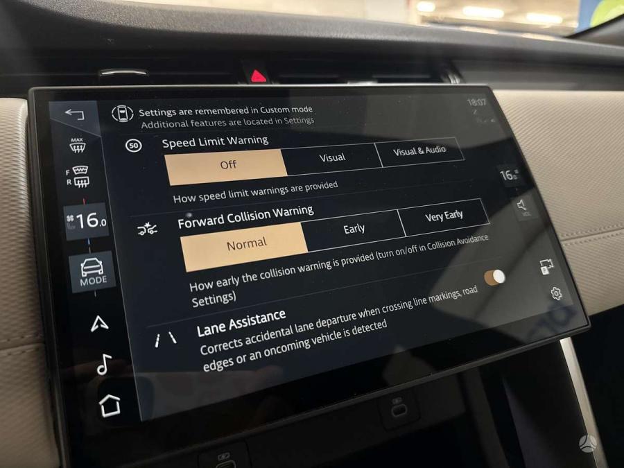Land Rover Discovery Sport 2025 Viļņa, ar dzinēja tilpumu 2.00 L un nobraukumu 42 tūkst. km par 43000 €, foto 23 vietnē AUTOMOTO.COM.LV