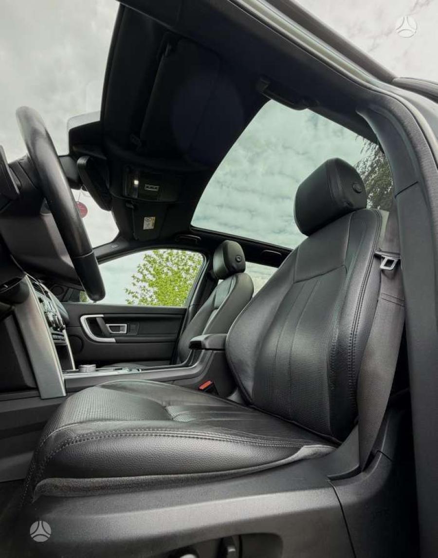 Green Land Rover Discovery Sport 2015 in Siauliai, with an engine capacity of 2.18 L and mileage of 191 thousand km for 14550 €, photo 25 on AUTOMOTO.COM.LV