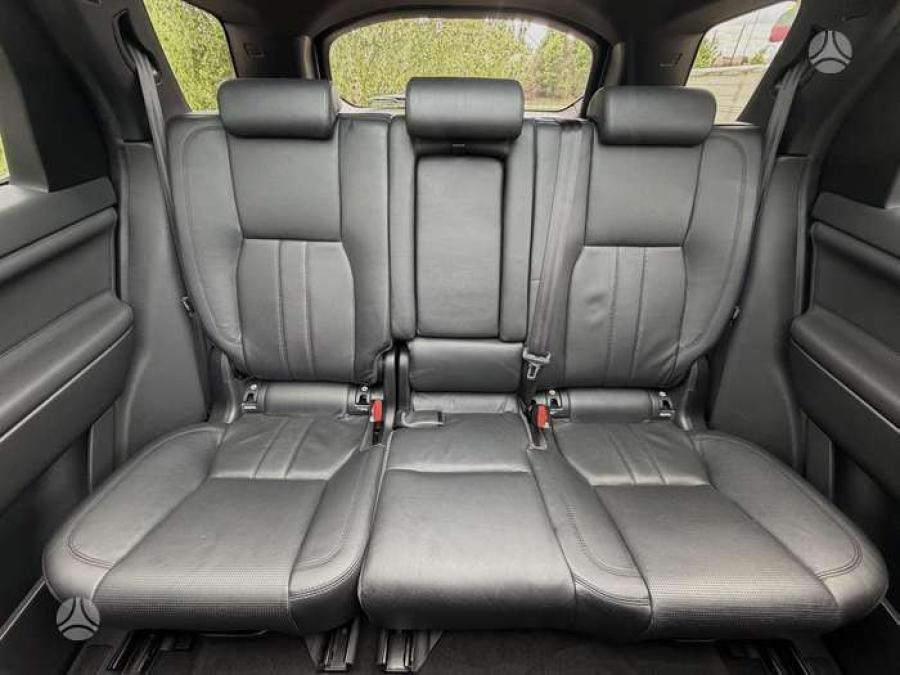 Green Land Rover Discovery Sport 2015 in Siauliai, with an engine capacity of 2.18 L and mileage of 191 thousand km for 14550 €, photo 30 on AUTOMOTO.COM.LV