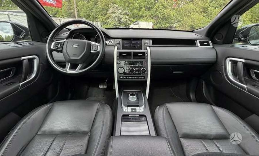 Green Land Rover Discovery Sport 2015 in Siauliai, with an engine capacity of 2.18 L and mileage of 191 thousand km for 14550 €, photo 24 on AUTOMOTO.COM.LV