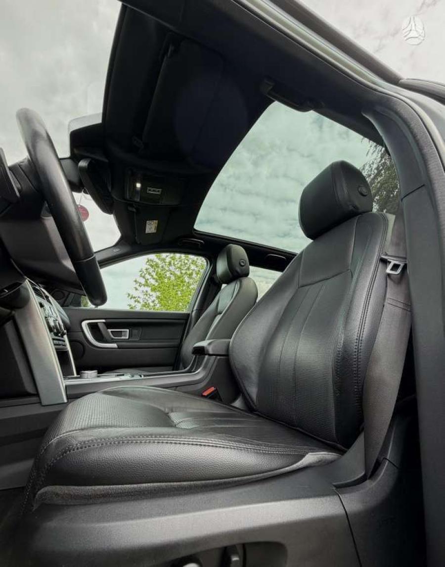 Green Land Rover Discovery Sport 2015 in Siauliai, with an engine capacity of 2.18 L and mileage of 191 thousand km for 14550 €, photo 25 on AUTOMOTO.COM.LV