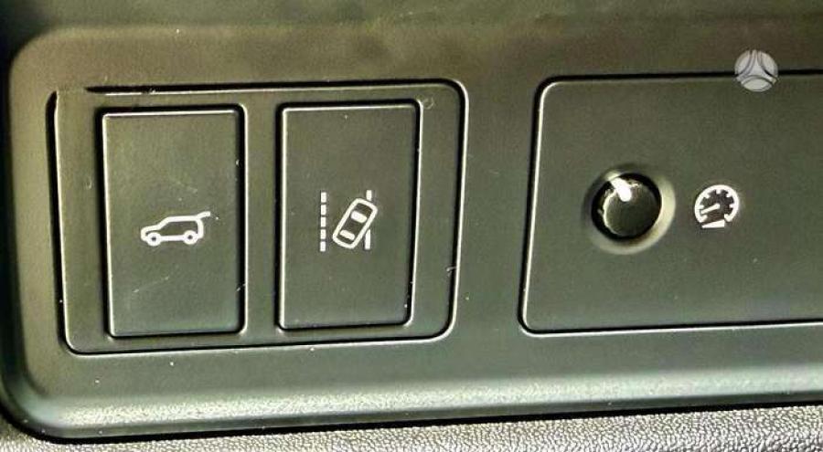 Green Land Rover Discovery Sport 2015 in Siauliai, with an engine capacity of 2.18 L and mileage of 191 thousand km for 14550 €, photo 34 on AUTOMOTO.COM.LV