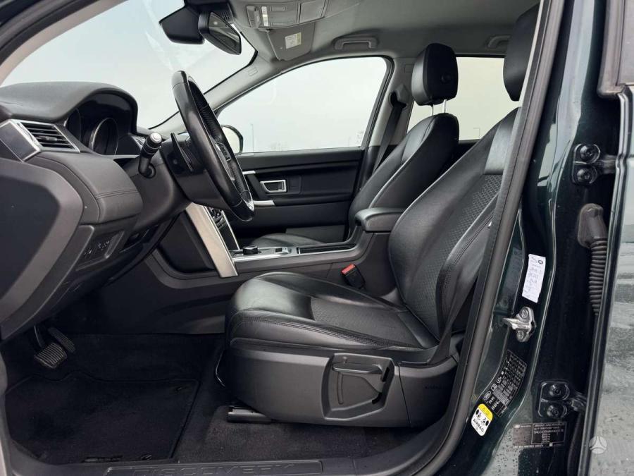 Green Land Rover Discovery Sport 2016 in Vilnius, with an engine capacity of 2.00 L and mileage of 114 thousand km for 11690 €, photo 12 on AUTOMOTO.COM.LV
