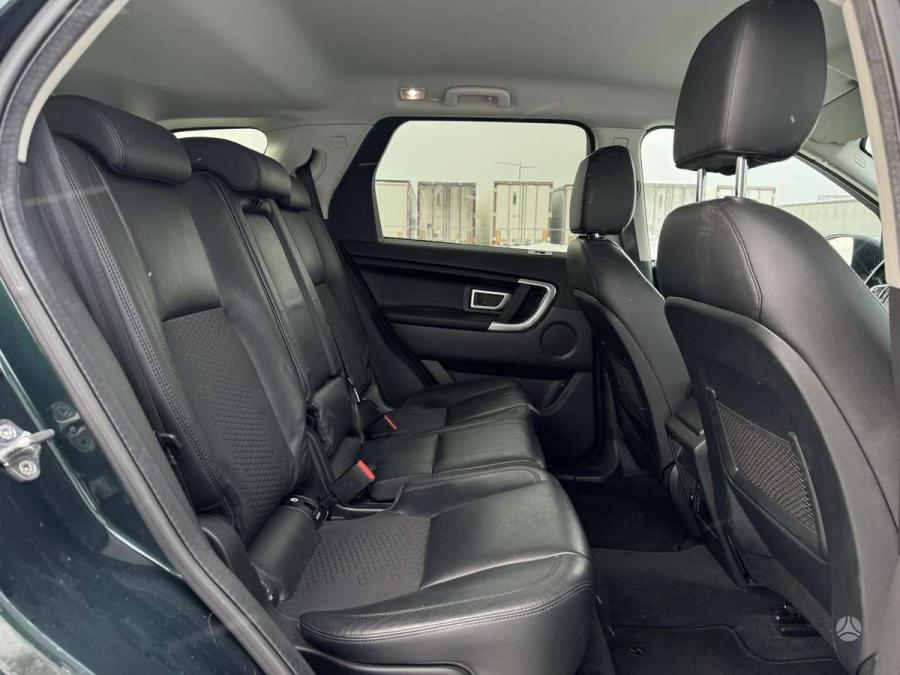 Green Land Rover Discovery Sport 2016 in Vilnius, with an engine capacity of 2.00 L and mileage of 114 thousand km for 11690 €, photo 16 on AUTOMOTO.COM.LV