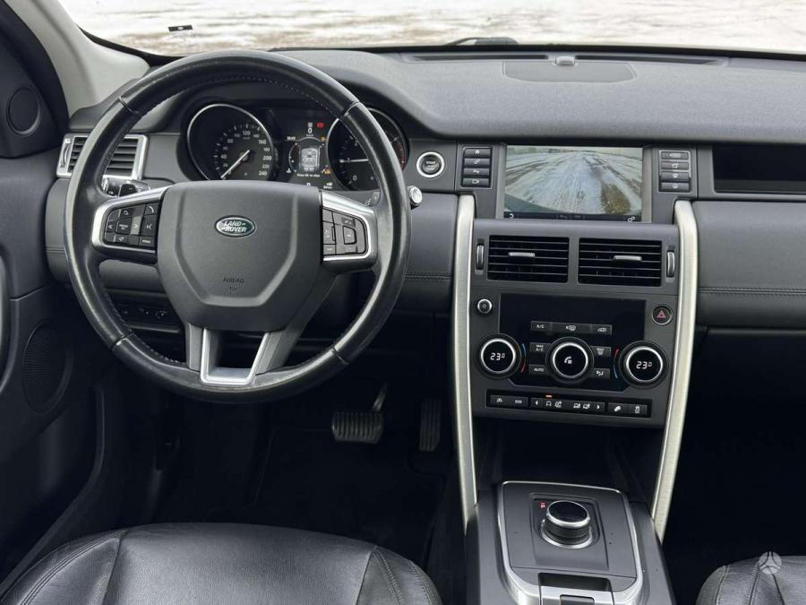 Green Land Rover Discovery Sport 2016 in Vilnius, with an engine capacity of 2.00 L and mileage of 114 thousand km for 11690 €, photo 20 on AUTOMOTO.COM.LV