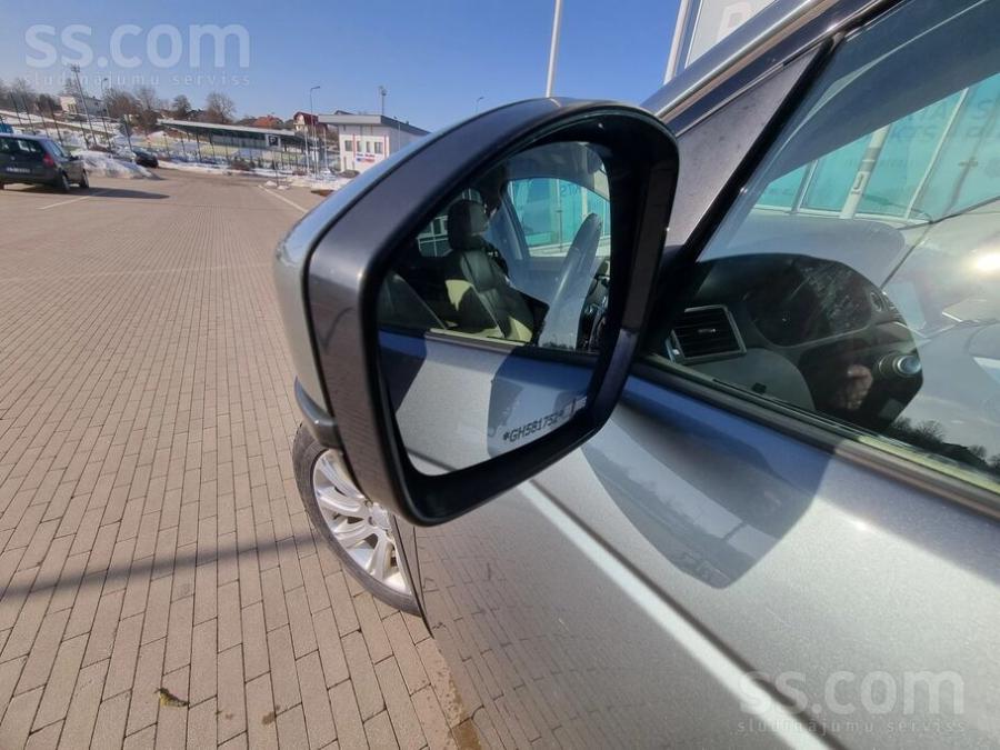 Zaļš Land Rover Discovery Sport 2016 Rēzekne, ar dzinēja tilpumu 2.00 L un nobraukumu 227 tūkst. km par 11500 €, foto 14 vietnē AUTOMOTO.COM.LV