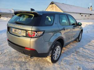 Green Land Rover Discovery Sport 2017 in Taurage, with an engine capacity of 2.00 L and mileage of 186 thousand km for 7700 €, photo 4 on AUTOMOTO.COM.LV