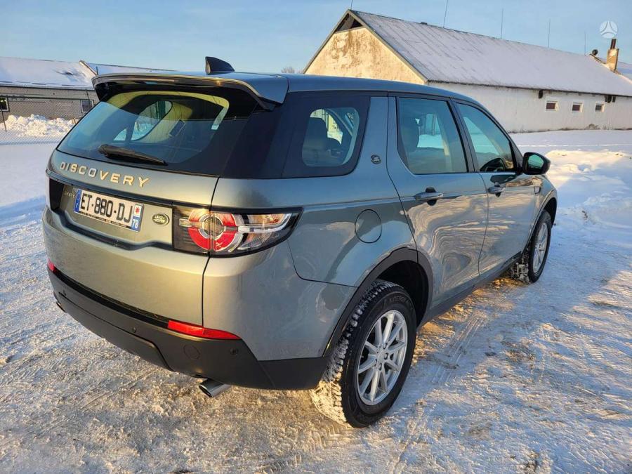 Green Land Rover Discovery Sport 2017 in Taurage, with an engine capacity of 2.00 L and mileage of 186 thousand km for 7700 €, photo 4 on AUTOMOTO.COM.LV