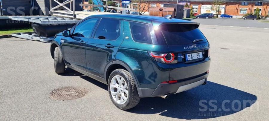 Green Land Rover Discovery Sport 2017 in Cesis, with an engine capacity of 2.00 L and mileage of 209 thousand km for 12650 €, photo 4 on AUTOMOTO.COM.LV