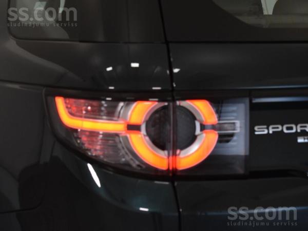 Zaļš Land Rover Discovery Sport 2017 Cēsis, ar dzinēja tilpumu 2.00 L un nobraukumu 209 tūkst. km par 12650 €, foto 10 vietnē AUTOMOTO.COM.LV