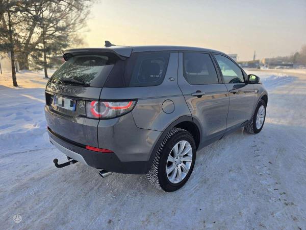 Pelēks Land Rover Discovery Sport 2015 Tauragė, ar dzinēja tilpumu 2.00 L un nobraukumu 152 tūkst. km par 9350 €, foto 3 vietnē AUTOMOTO.COM.LV