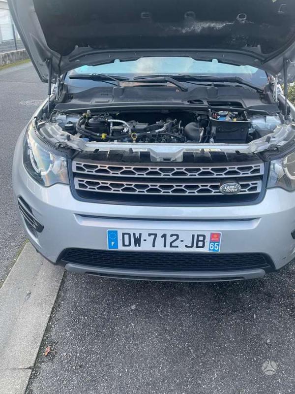 Grey Land Rover Discovery Sport 2015 in Taurage, with an engine capacity of 2.00 L and mileage of 80 thousand km for 4950 €, photo 2 on AUTOMOTO.COM.LV