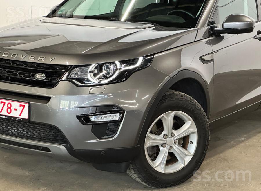 Grey Land Rover Discovery Sport 2015 in Jurmala, with an engine capacity of 2.20 L and mileage of 222 thousand km for 12950 €, photo 3 on AUTOMOTO.COM.LV