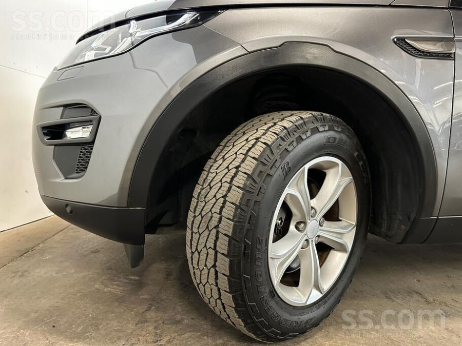 Grey Land Rover Discovery Sport 2015 in Jurmala, with an engine capacity of 2.20 L and mileage of 222 thousand km for 12950 €, photo 16 on AUTOMOTO.COM.LV