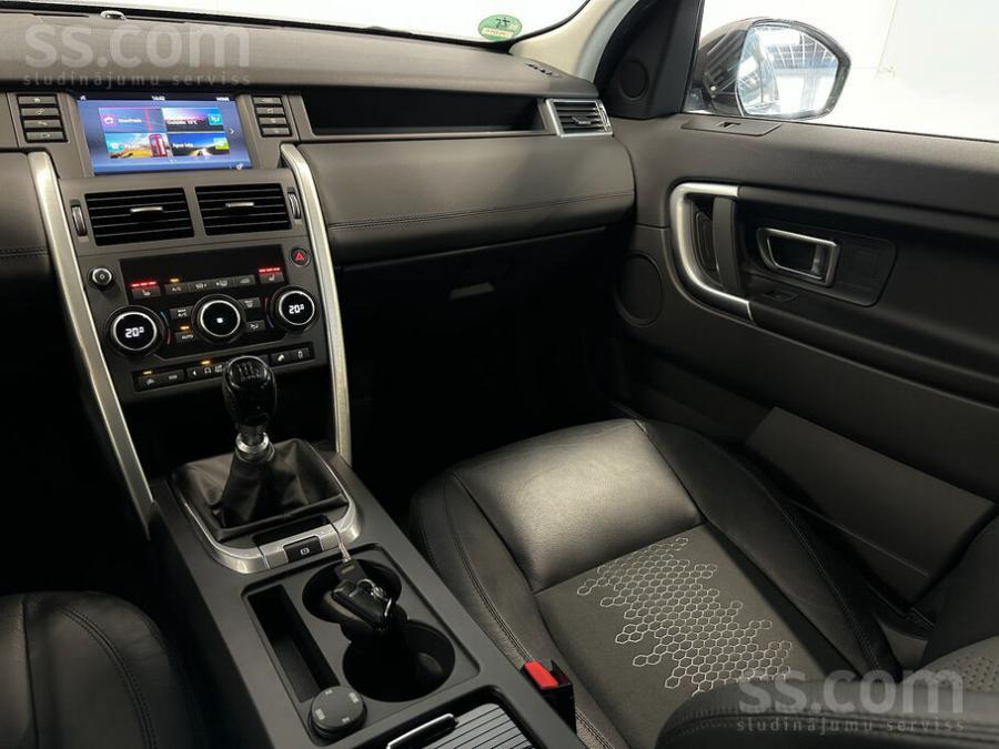 Grey Land Rover Discovery Sport 2015 in Jurmala, with an engine capacity of 2.20 L and mileage of 222 thousand km for 12950 €, photo 19 on AUTOMOTO.COM.LV