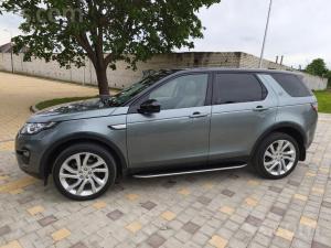 Серый Ленд Ровер Discovery Sport 2015 в Рига, объемом двигателя 2.20 л и пробегом 204 тыс. км за 13000 €, фото 4 на AUTOMOTO.COM.LV