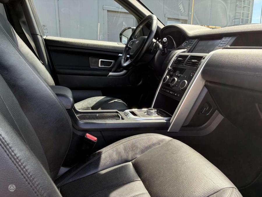Pelēks Land Rover Discovery Sport 2015 Šauļi, ar dzinēja tilpumu 2.18 L un nobraukumu 198 tūkst. km par 11950 €, foto 12 vietnē AUTOMOTO.COM.LV