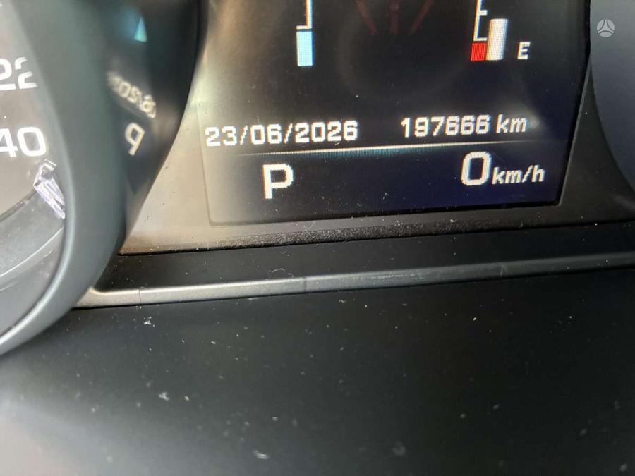 Pelēks Land Rover Discovery Sport 2015 Šauļi, ar dzinēja tilpumu 2.18 L un nobraukumu 198 tūkst. km par 11950 €, foto 18 vietnē AUTOMOTO.COM.LV
