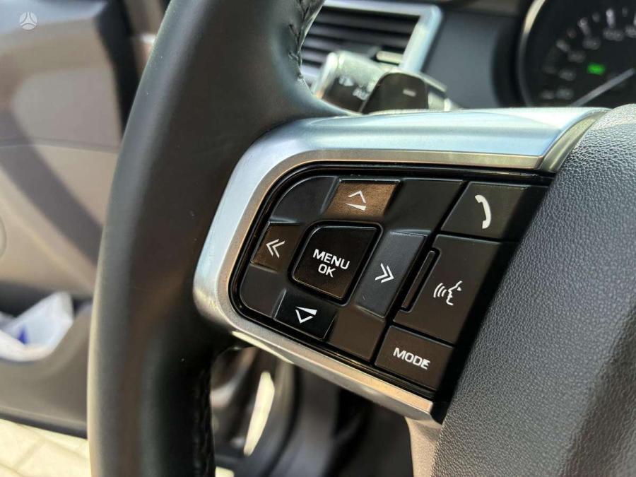 Pelēks Land Rover Discovery Sport 2015 Šauļi, ar dzinēja tilpumu 2.18 L un nobraukumu 198 tūkst. km par 11950 €, foto 19 vietnē AUTOMOTO.COM.LV
