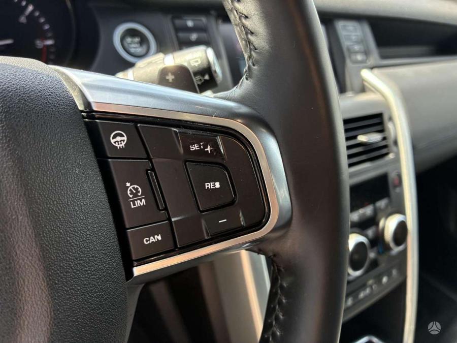 Pelēks Land Rover Discovery Sport 2015 Šauļi, ar dzinēja tilpumu 2.18 L un nobraukumu 198 tūkst. km par 11950 €, foto 20 vietnē AUTOMOTO.COM.LV