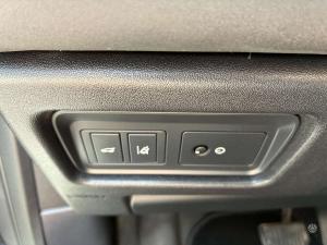 Pelēks Land Rover Discovery Sport 2015 Šauļi, ar dzinēja tilpumu 2.18 L un nobraukumu 198 tūkst. km par 11950 €, foto 21 vietnē AUTOMOTO.COM.LV