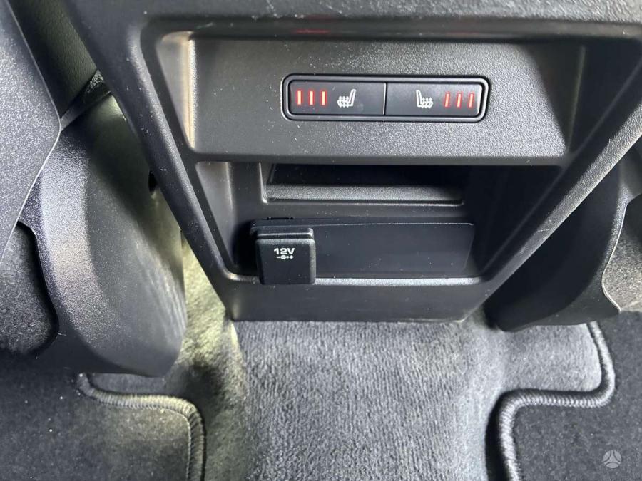 Pelēks Land Rover Discovery Sport 2015 Šauļi, ar dzinēja tilpumu 2.18 L un nobraukumu 198 tūkst. km par 11950 €, foto 27 vietnē AUTOMOTO.COM.LV
