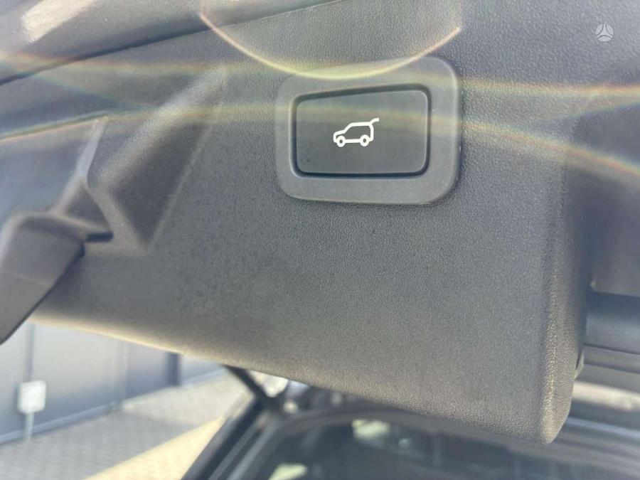 Pelēks Land Rover Discovery Sport 2015 Šauļi, ar dzinēja tilpumu 2.18 L un nobraukumu 198 tūkst. km par 11950 €, foto 29 vietnē AUTOMOTO.COM.LV