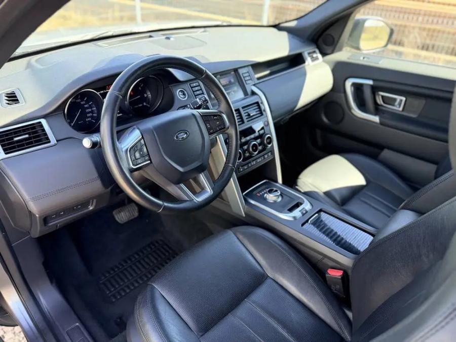 Серый Ленд Ровер Discovery Sport 2015 в Рига, объемом двигателя 2.20 л и пробегом 189 тыс. км за 13995 €, фото 12 на AUTOMOTO.COM.LV