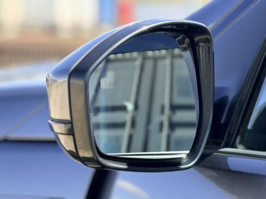 Серый Ленд Ровер Discovery Sport 2015 в Рига, объемом двигателя 2.20 л и пробегом 189 тыс. км за 13995 €, фото 23 на AUTOMOTO.COM.LV
