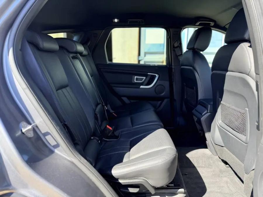 Серый Ленд Ровер Discovery Sport 2015 в Рига, объемом двигателя 2.20 л и пробегом 189 тыс. км за 13995 €, фото 24 на AUTOMOTO.COM.LV